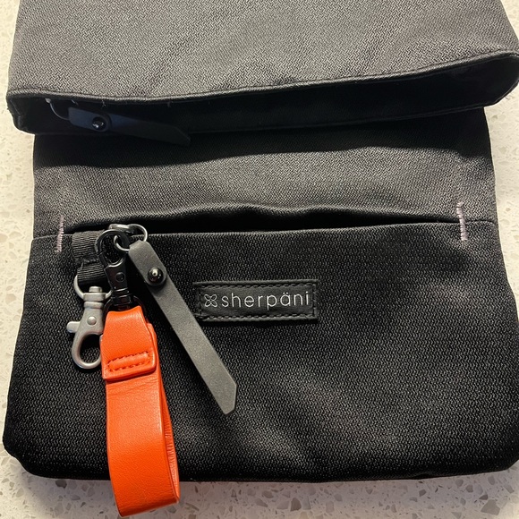 Sherpani | Bags | Sherpani Crossbody W Adjustable Strap | Poshmark